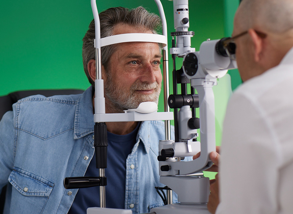 Synstest til briller - Læs om de forskellige her | Louis Nielsen